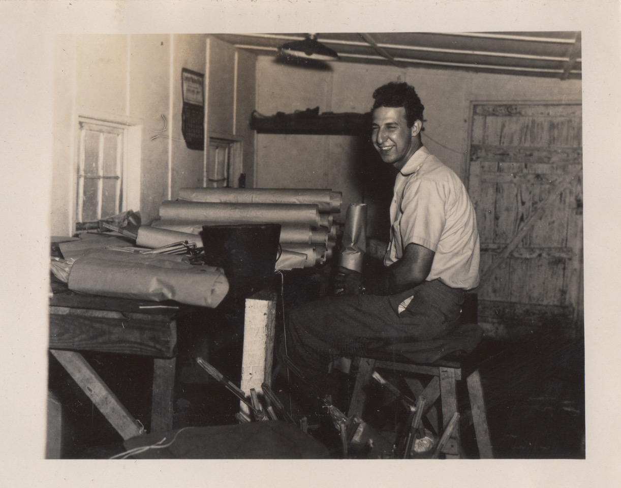 Rozzi Fireworks - About | Rozzi Fireworks